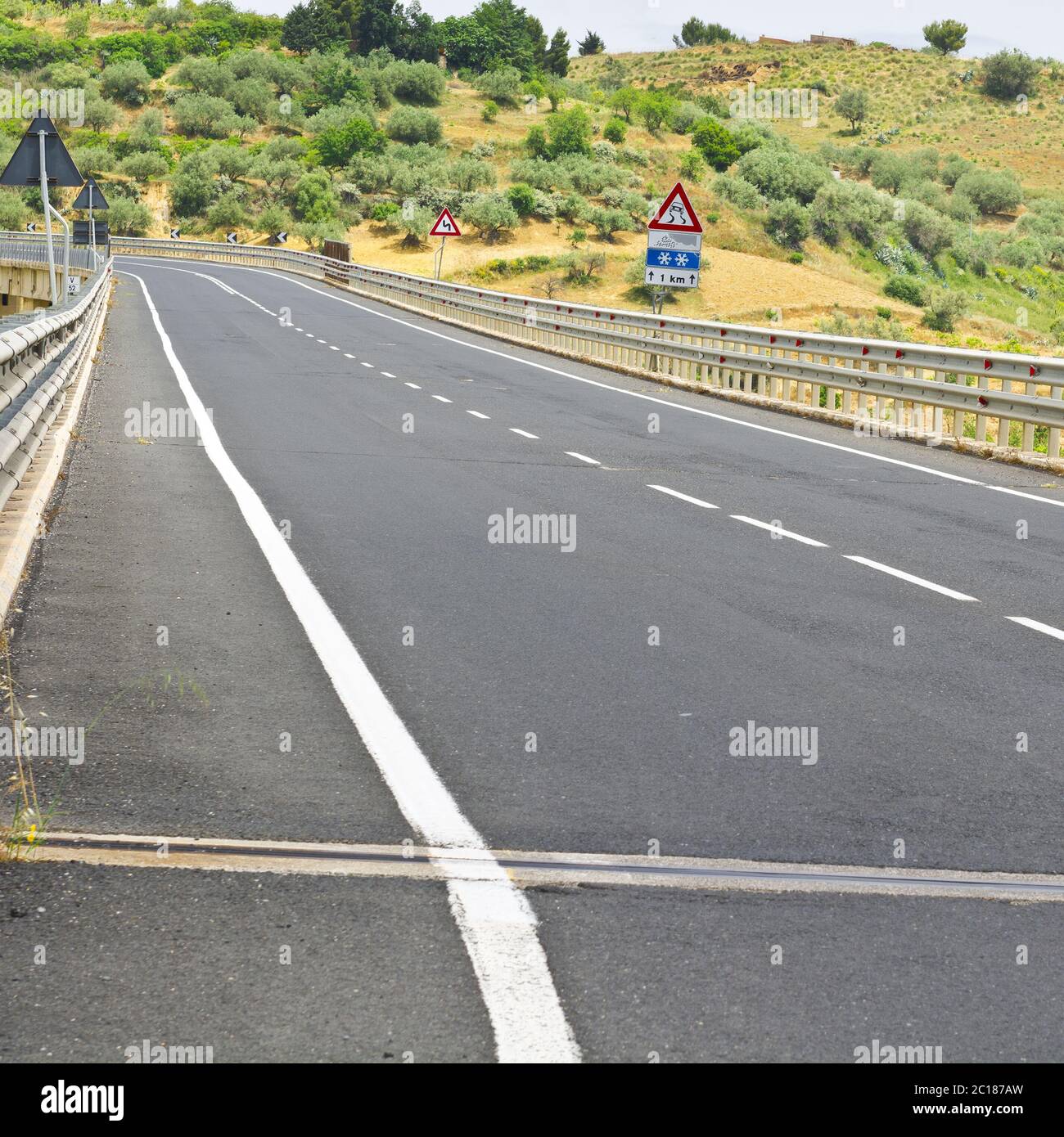 Olive bridge hi-res stock photography and images - Alamy