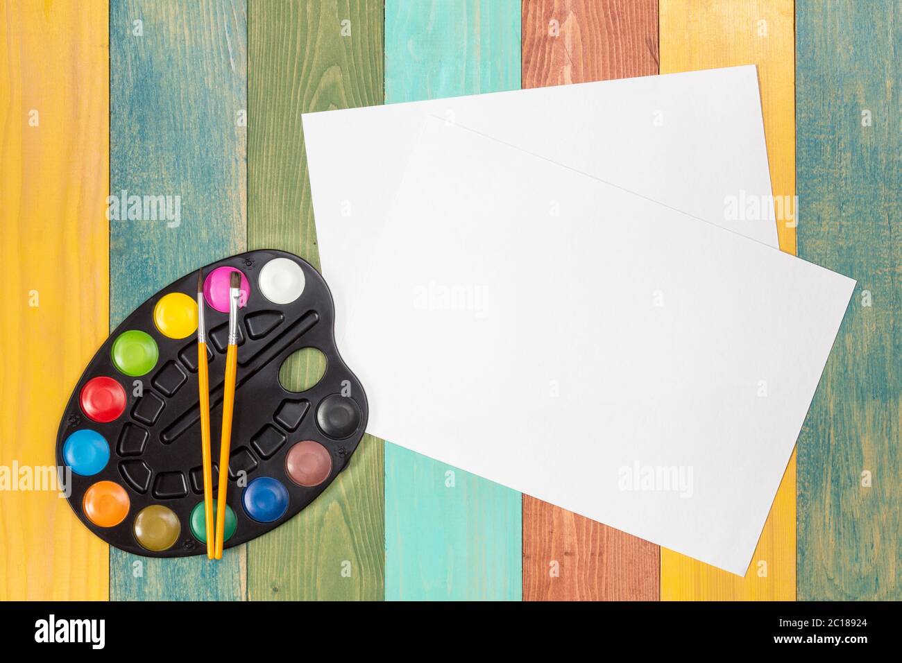 Palette paper sheet paints hi-res stock photography and images - Alamy