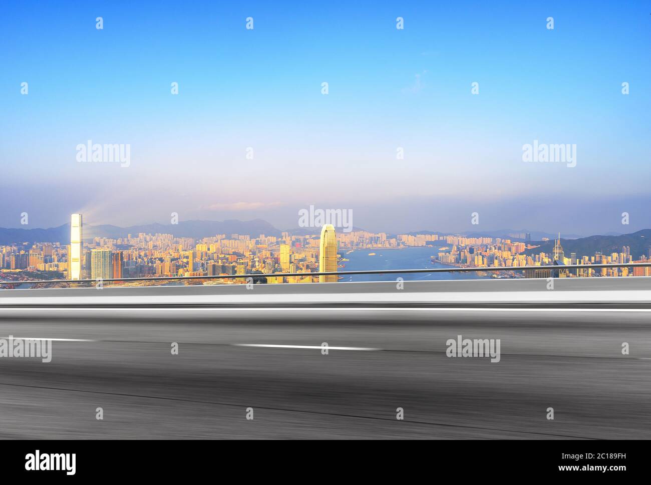 Emtpy road hi-res stock photography and images - Alamy