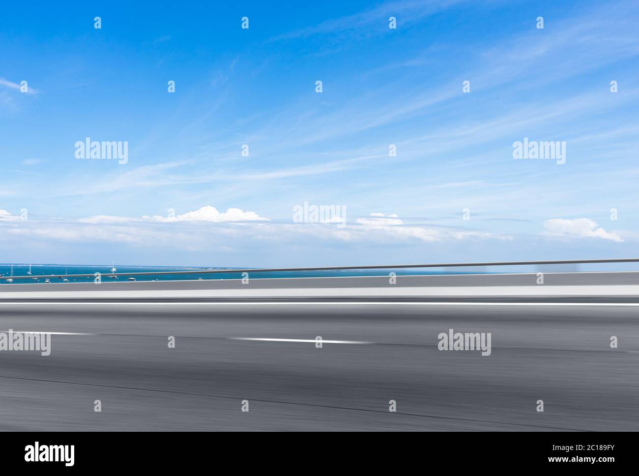 Emtpy road hi-res stock photography and images - Alamy