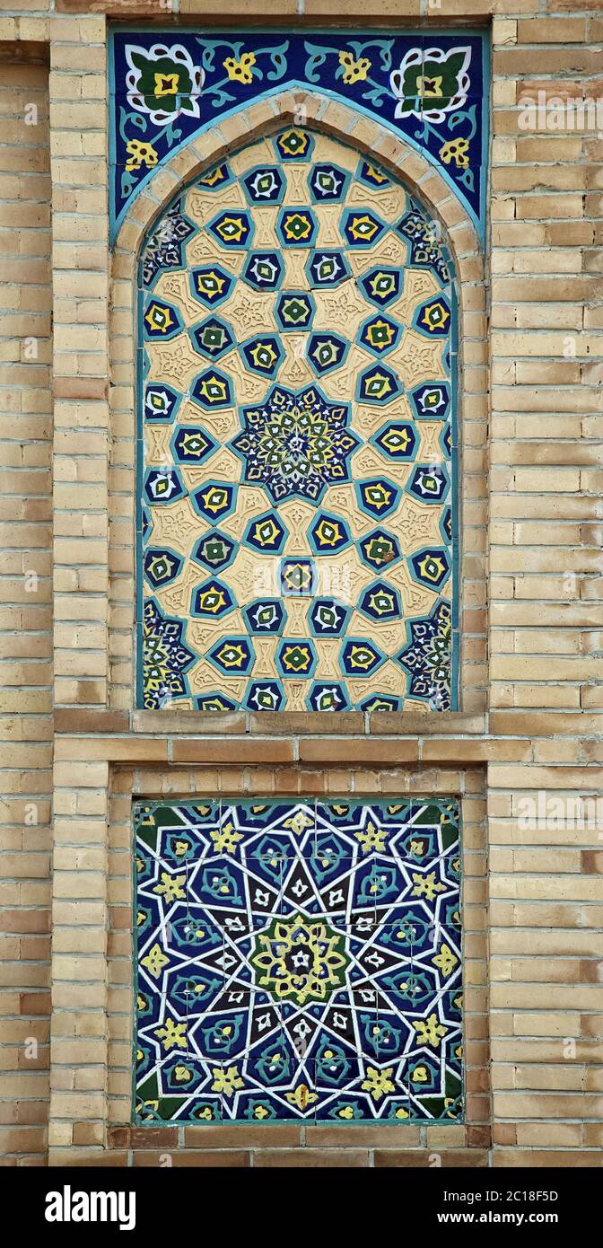 Old Eastern mosaic on the wall, Uzbekistan Stock Photo - Alamy