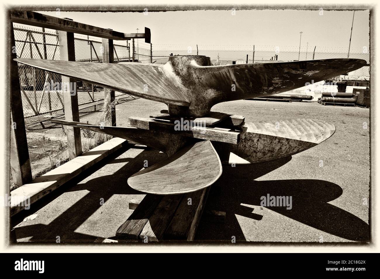 Old propellers hi-res stock photography and images - Alamy