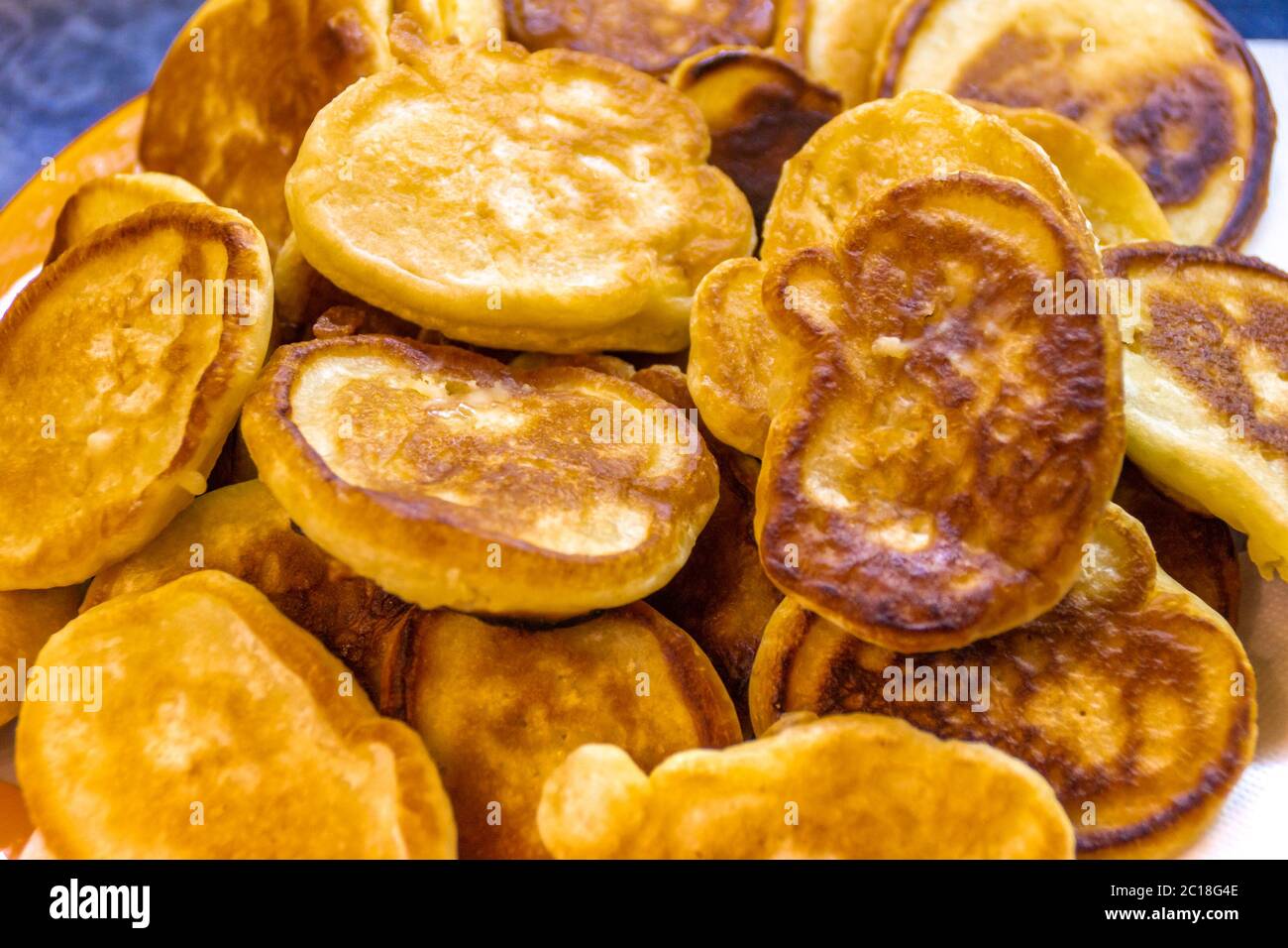 Plate piled high with food hi-res stock photography and images - Alamy