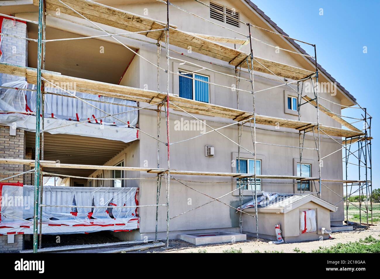 Balcony scaffold hi-res stock photography and images - Alamy