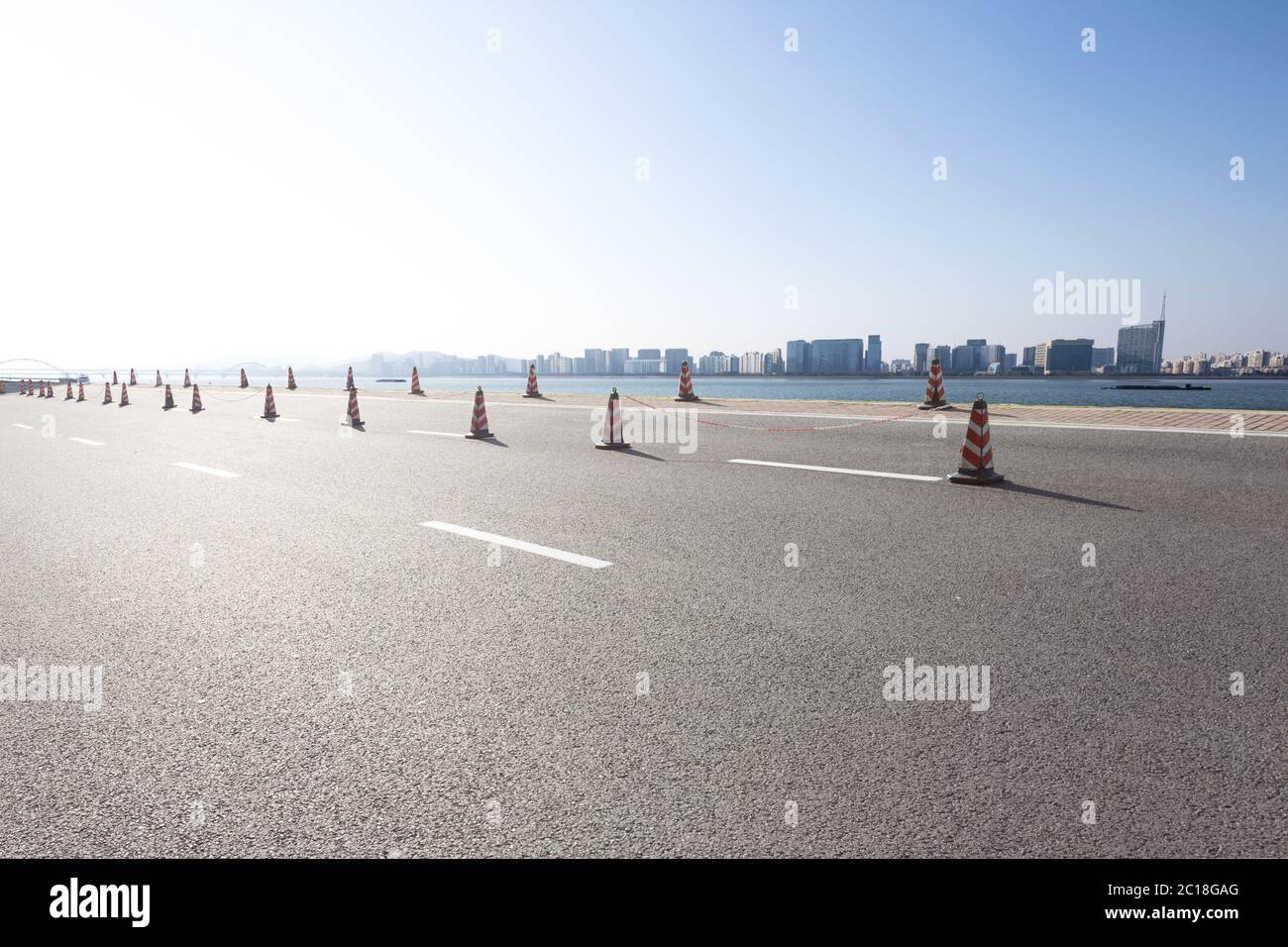 Emtpy buildings hi-res stock photography and images - Alamy