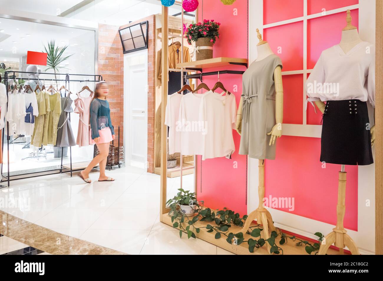 Modern and fashion hi-res stock photography and images - Alamy