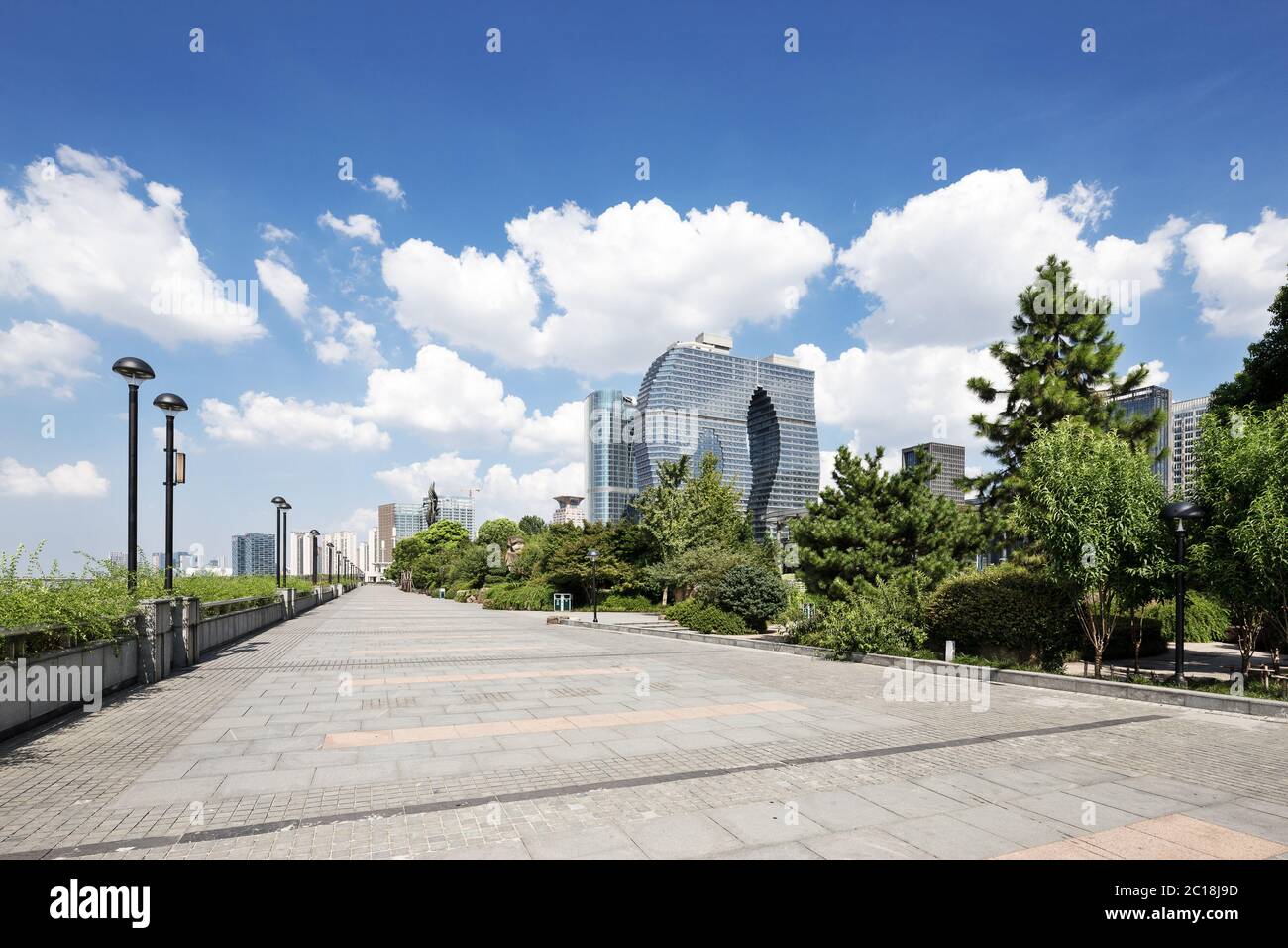Empty sidewalk hi-res stock photography and images - Alamy