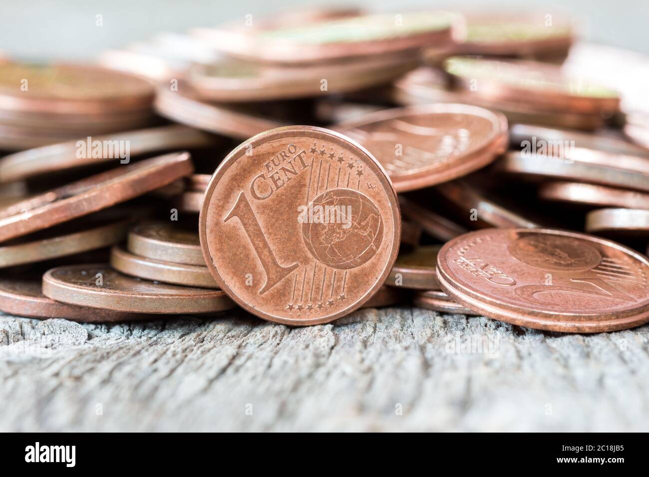 Pile of copper coins hi-res stock photography and images - Alamy