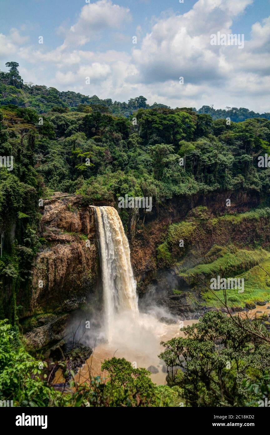 Ekom waterfall cameroon hi-res stock photography and images - Alamy