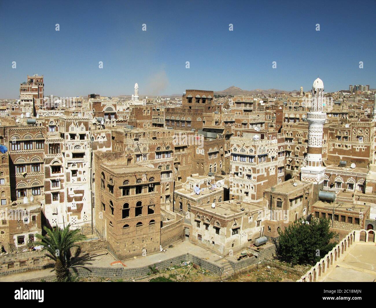 Sanaa yemen aerial hi-res stock photography and images - Alamy