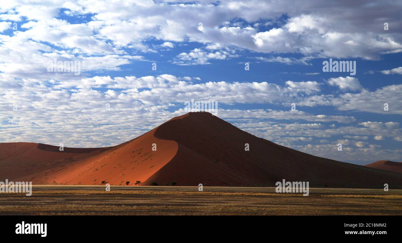 Deep shadows on desert hi-res stock photography and images - Alamy