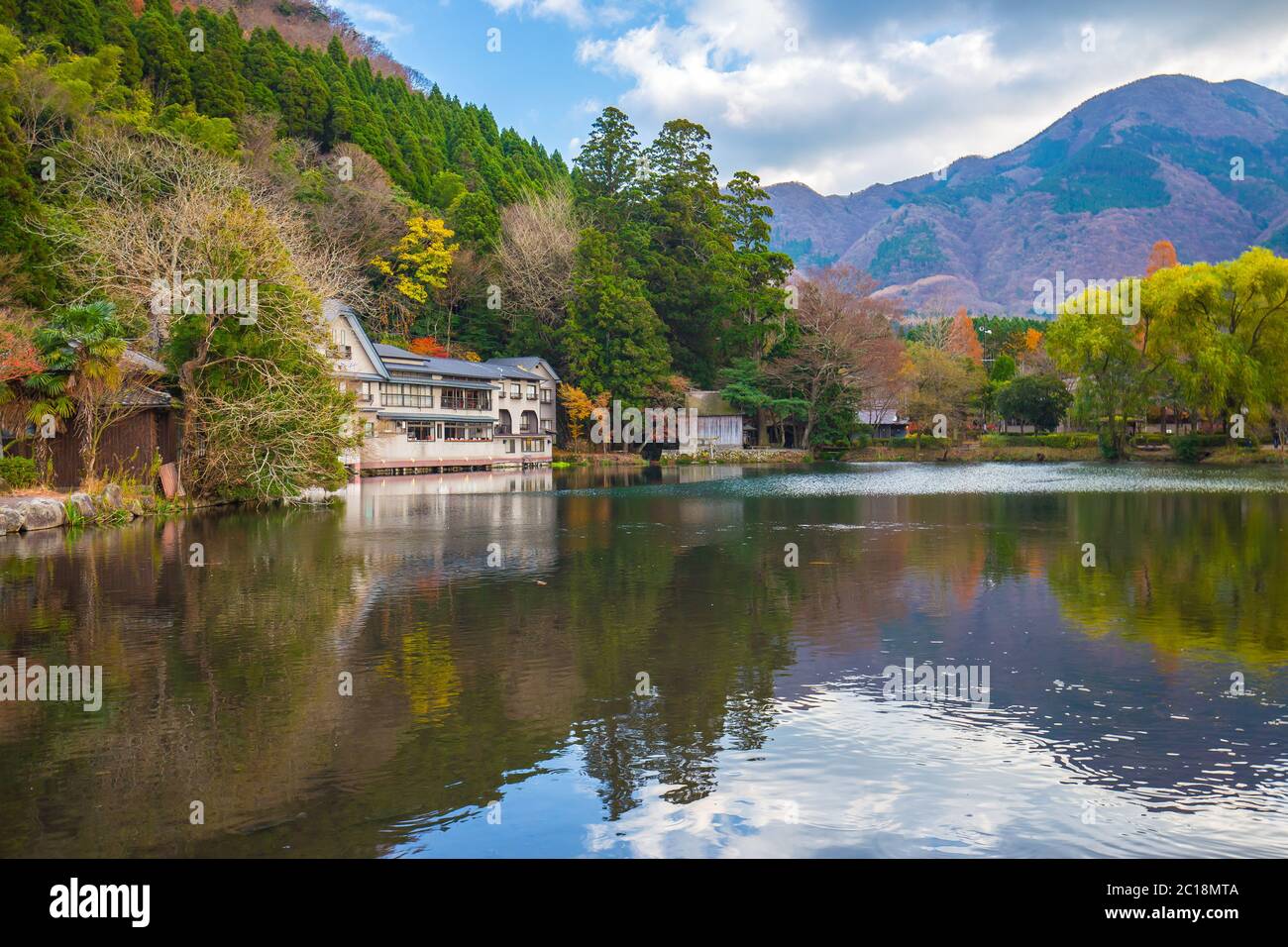Lake Kinrin-ko in Yufuin, Oita, Japan Stock Photo - Alamy
