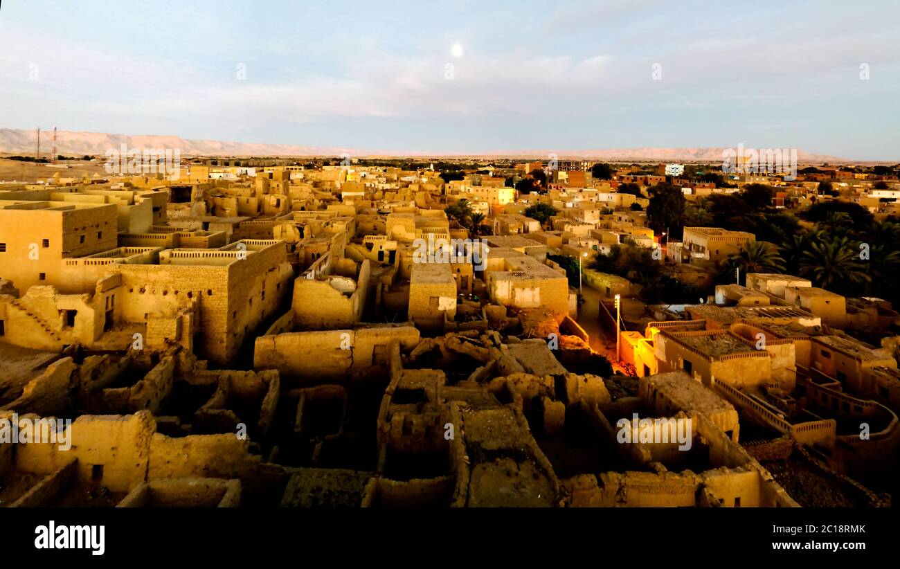 Aerial view to Al-Qasr old town, Dakhla oasis, Egypt Stock Photo - Alamy