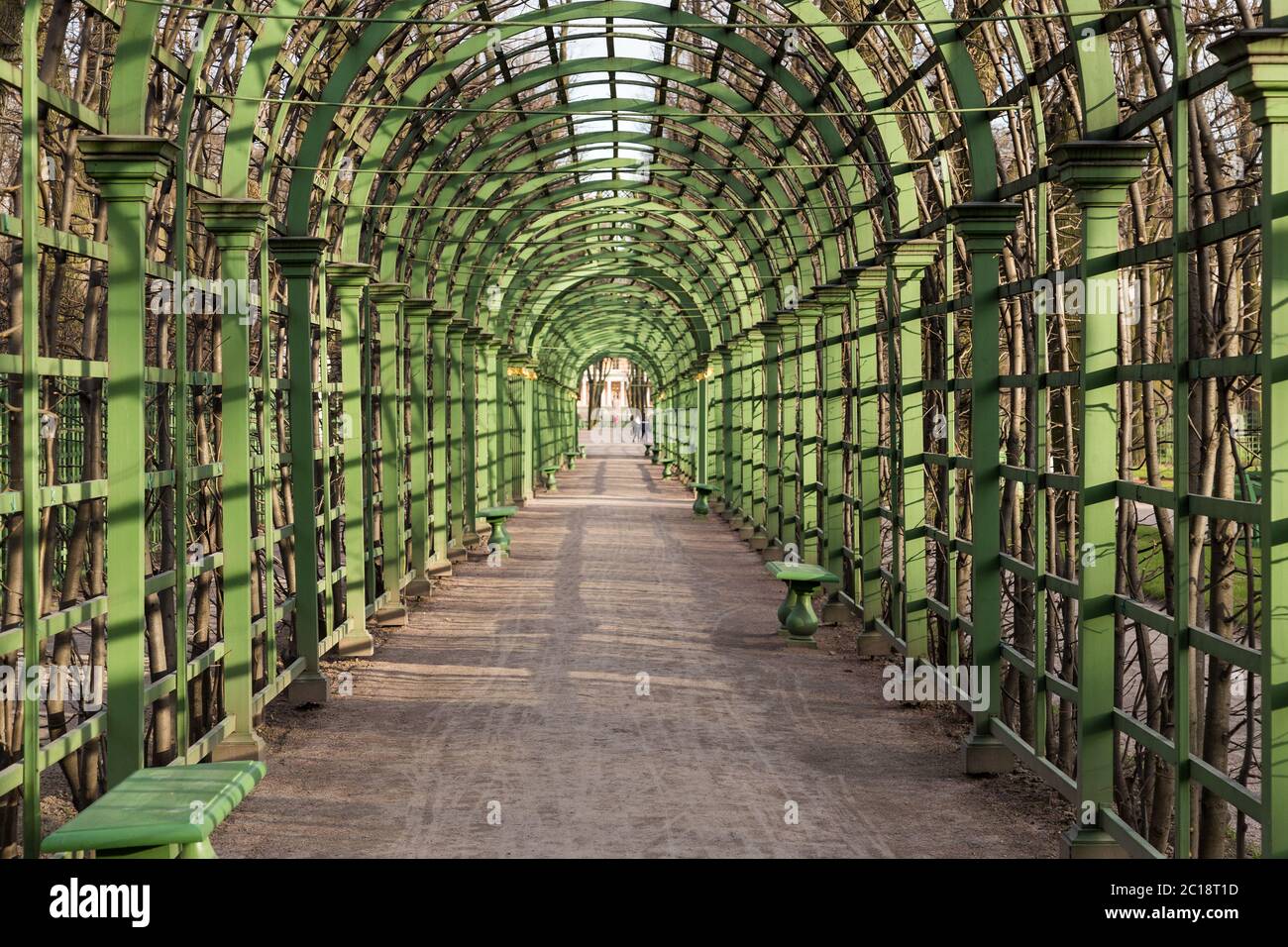 Green arcs hi-res stock photography and images - Alamy