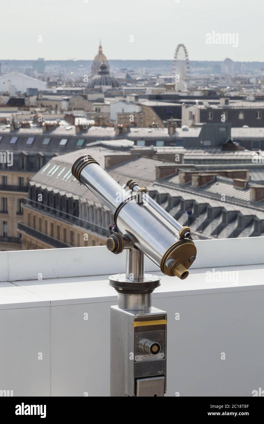 Paris telescope hi-res stock photography and images - Alamy