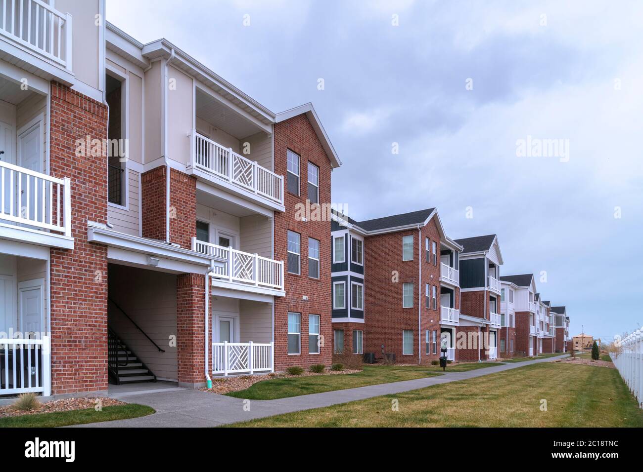 Receding brick wall hi-res stock photography and images - Alamy