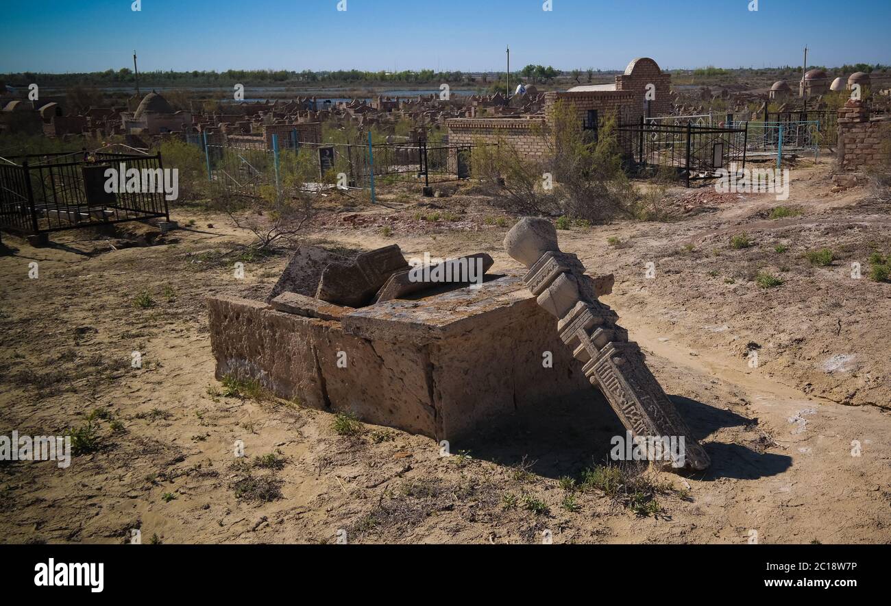 Uzbek cemetery hi-res stock photography and images - Alamy