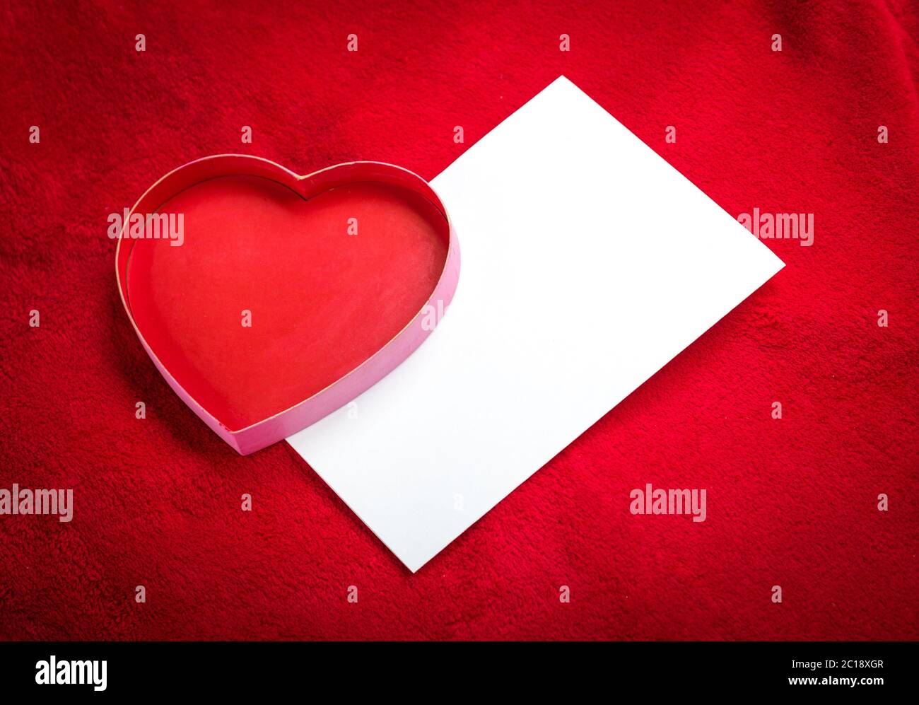 Valentines day empty greeting card with red hearts Stock Photo - Alamy
