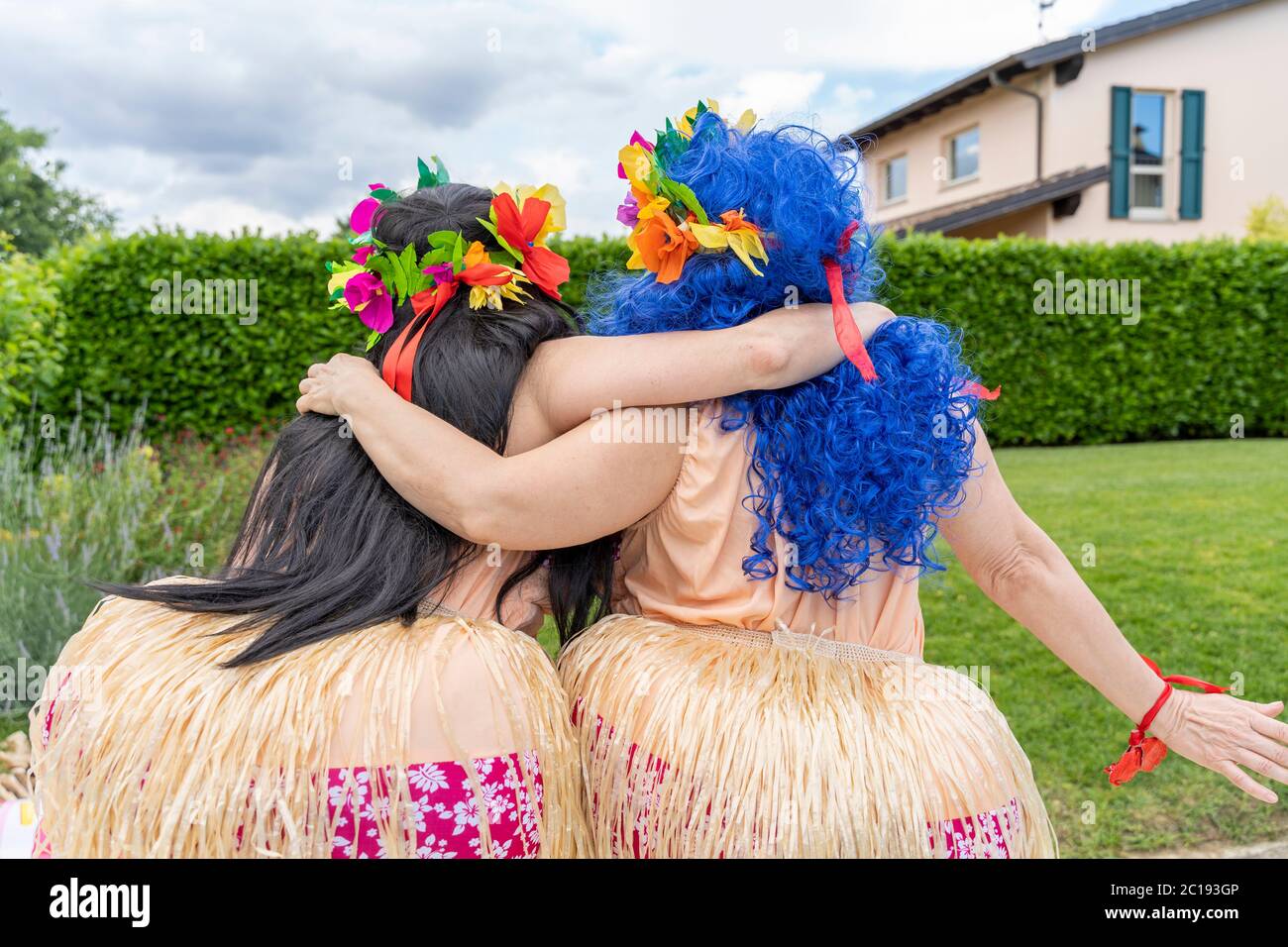 Hawaiian costumes hi-res stock photography and images - Alamy