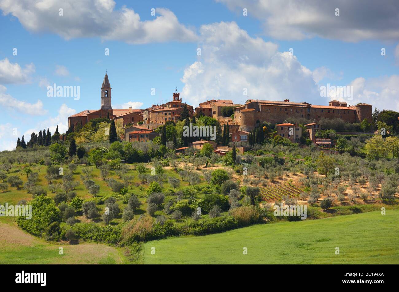 Italian hill top village hi-res stock photography and images - Alamy