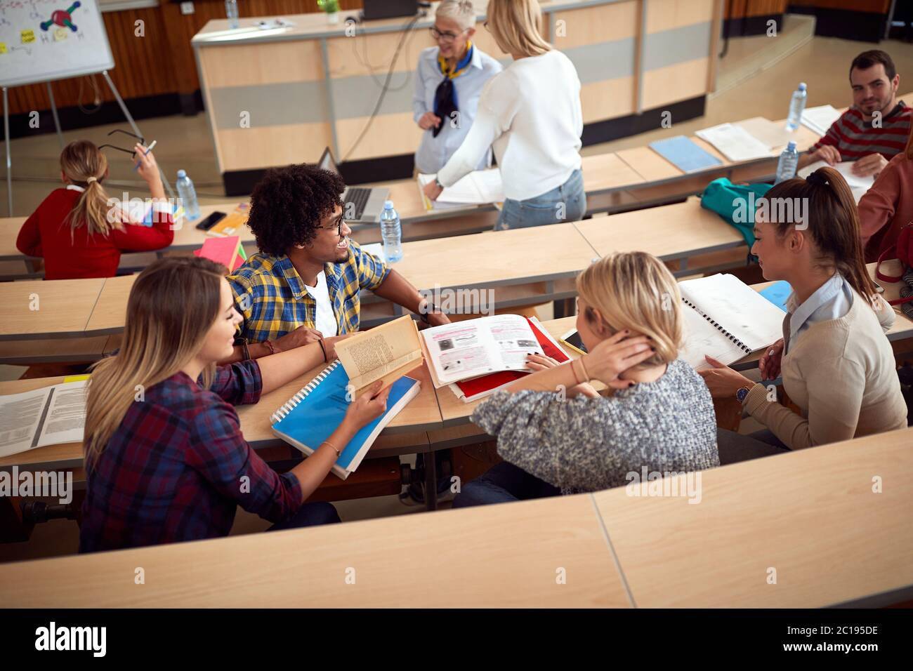 African american students in lecture hi-res stock photography and ...