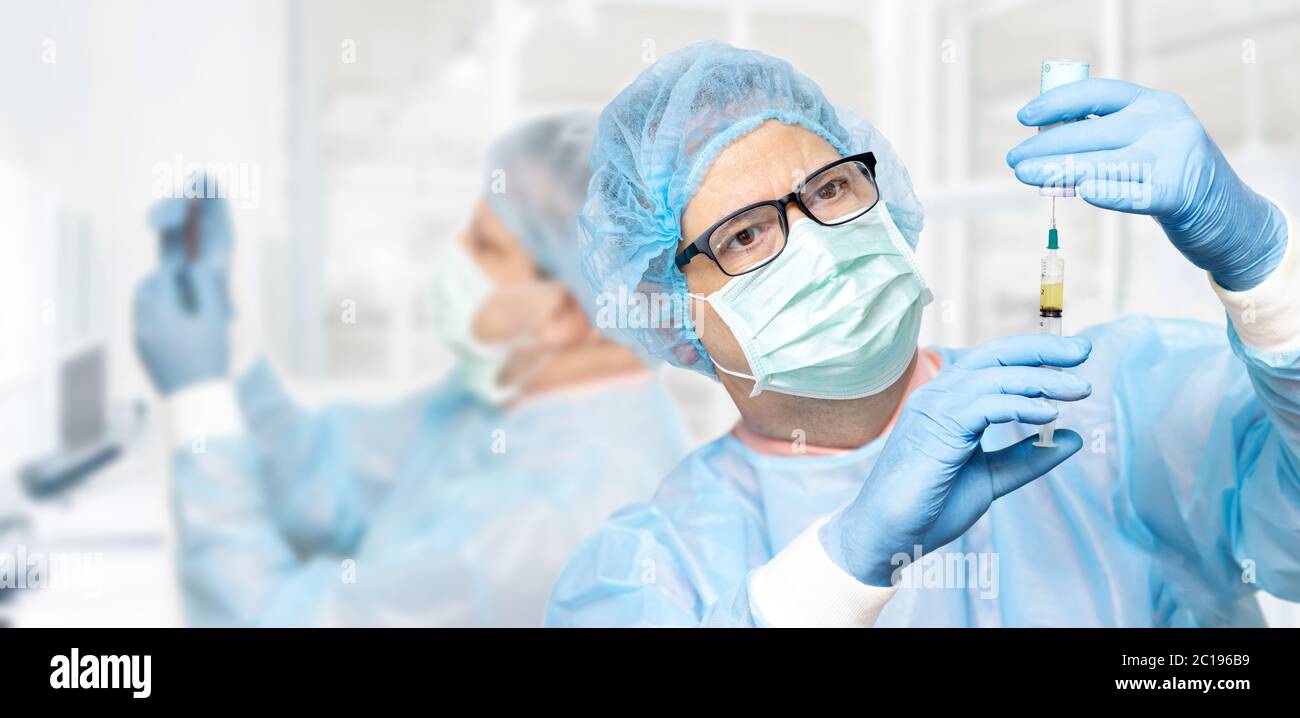 Injection bottle hi-res stock photography and images - Alamy