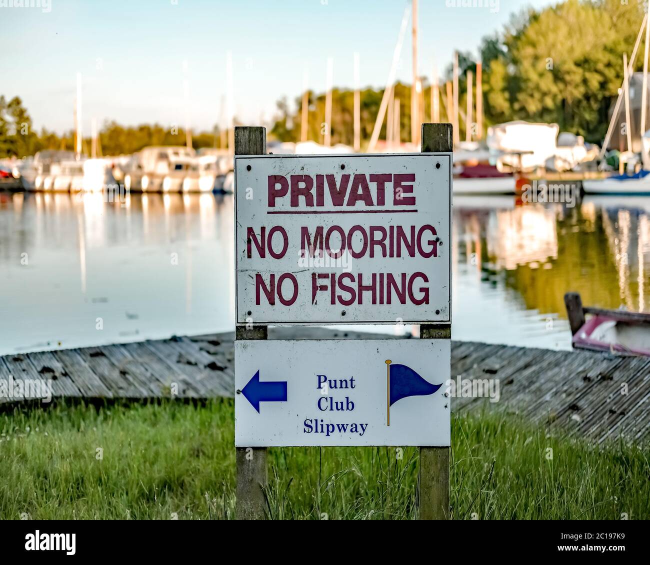 Private boatyard on the Norfolk Broads prohibiting fishing and public ...