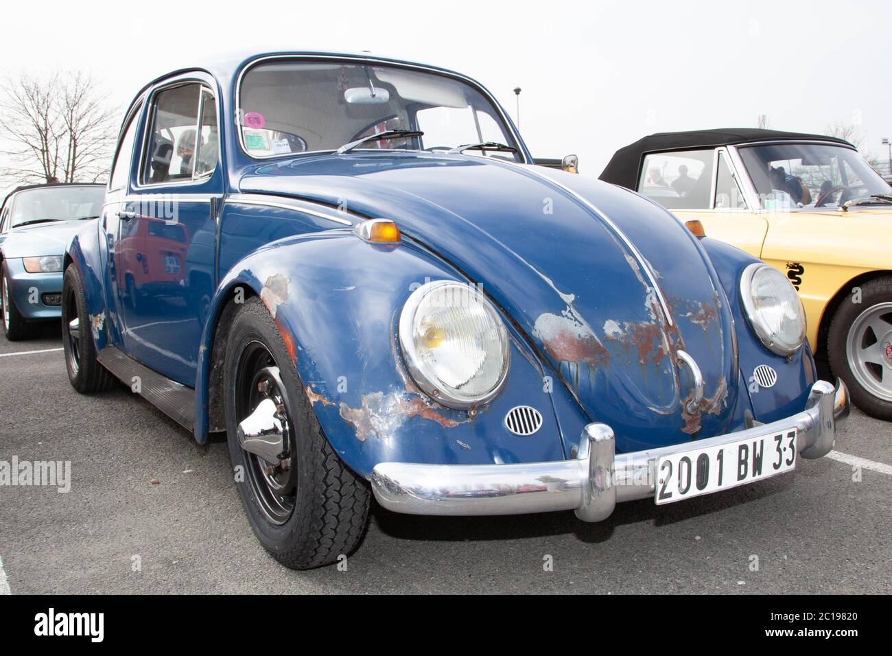 Bordeaux , Aquitaine / France - 06 10 2020 : vw rusted volkswagen old ...