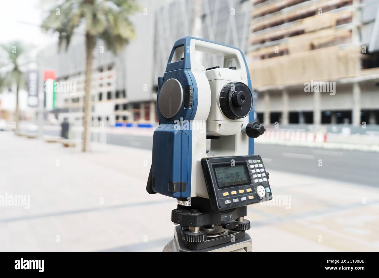Total station hi-res stock photography and images - Alamy