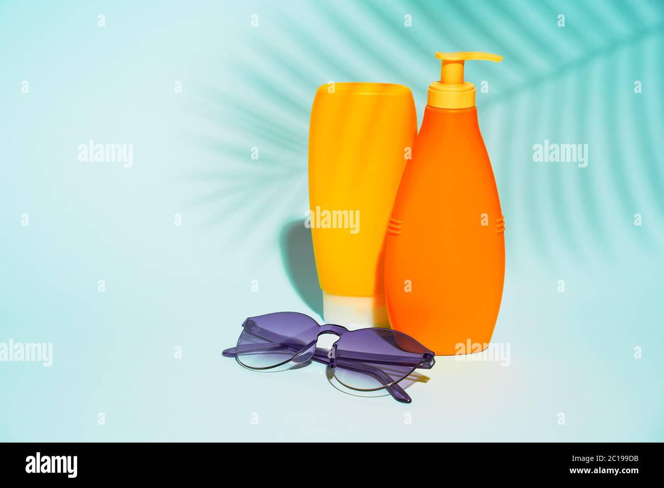 Tan container hi-res stock photography and images - Alamy