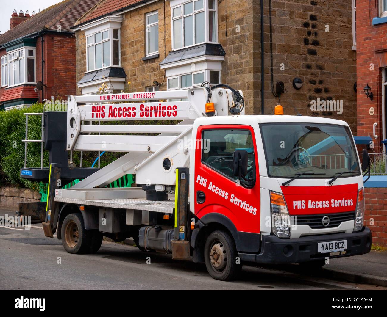 Lorry mounted hoist hi-res stock photography and images - Alamy