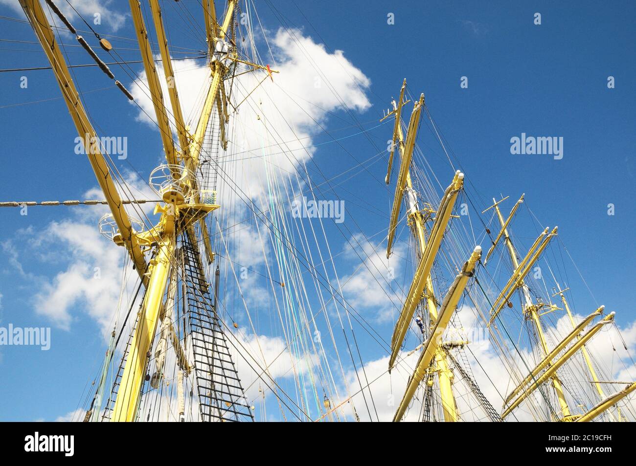 Yacht mast crane hi-res stock photography and images - Alamy