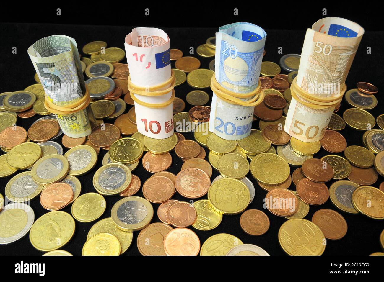 Money scattered hi-res stock photography and images - Alamy