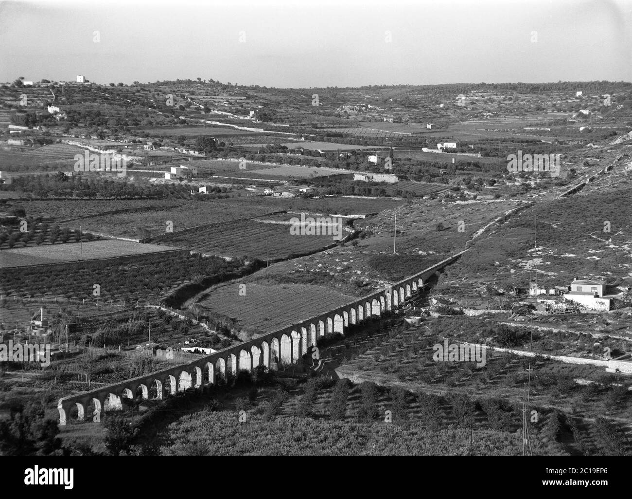 ACUEDUCTO DE LAS FERRERAS O PUENTE DEL DIABLO CONSTRUIDO EN LA EPOCA DE TRAJANO - FOTOGRAFIA EN ...