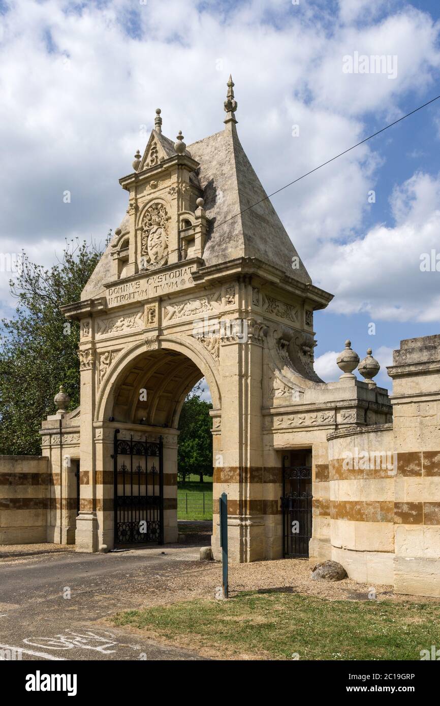 French style 19th century architecture hi-res stock photography and ...