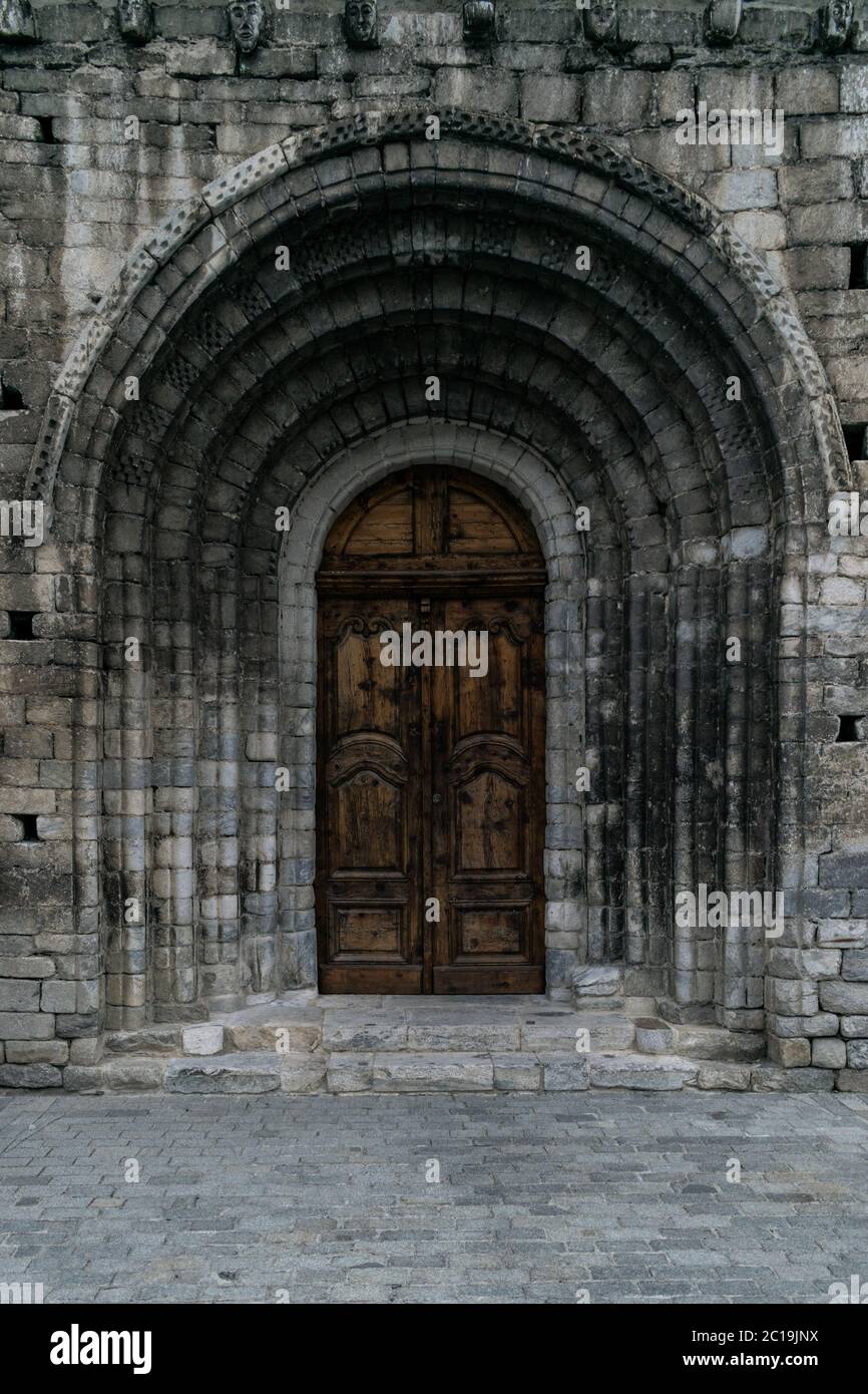 The cathedrals exterior design hi-res stock photography and images - Alamy