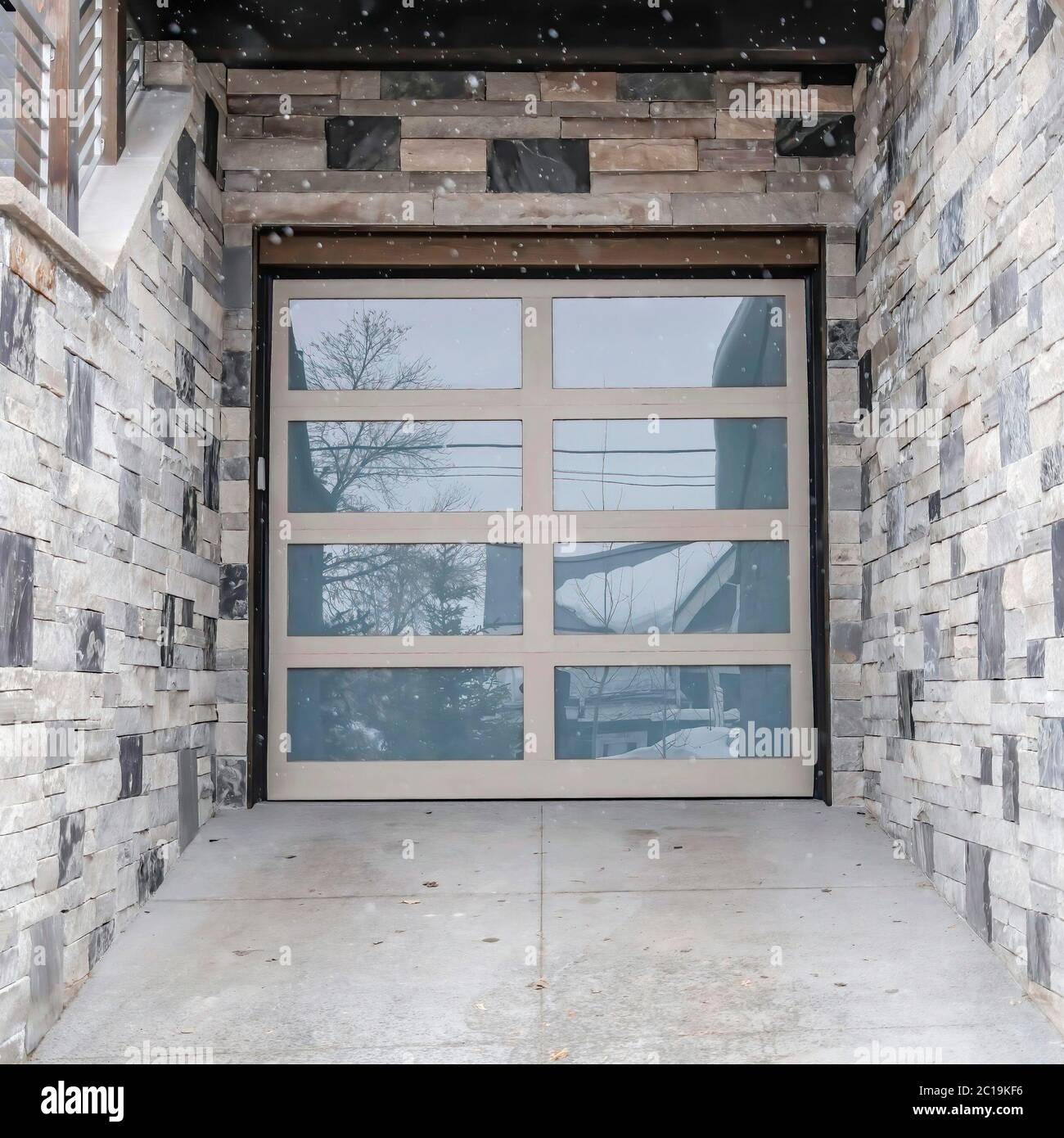 Brick wall falling down hi-res stock photography and images - Alamy