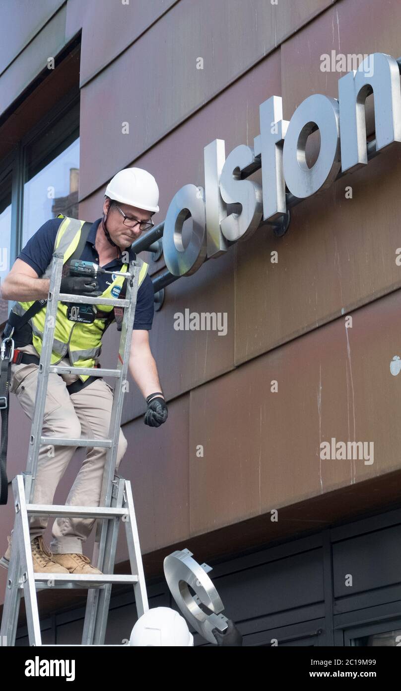 Edward colston bristol removal hi-res stock photography and images - Alamy