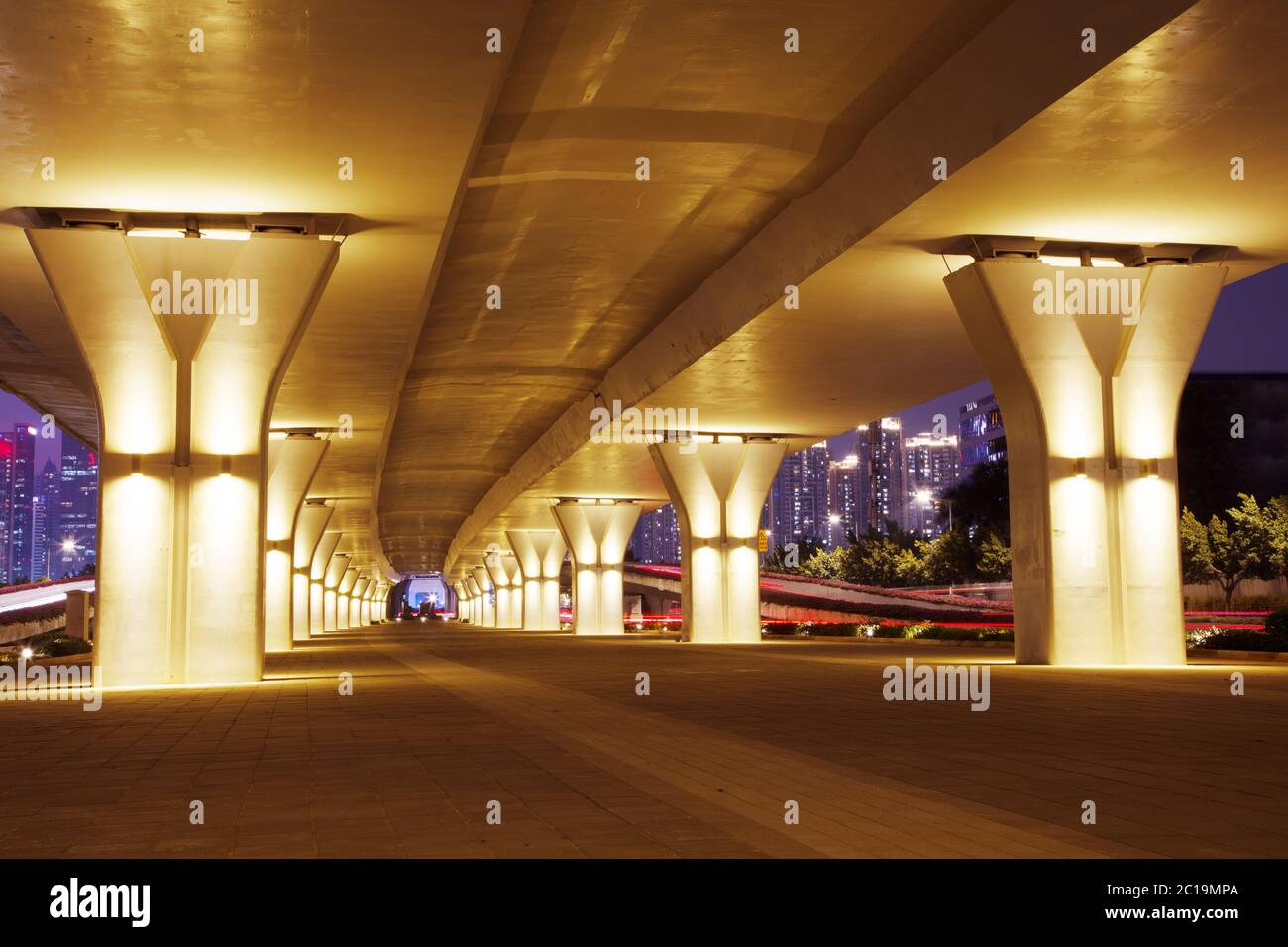 Elevated sidewalk hi-res stock photography and images - Alamy