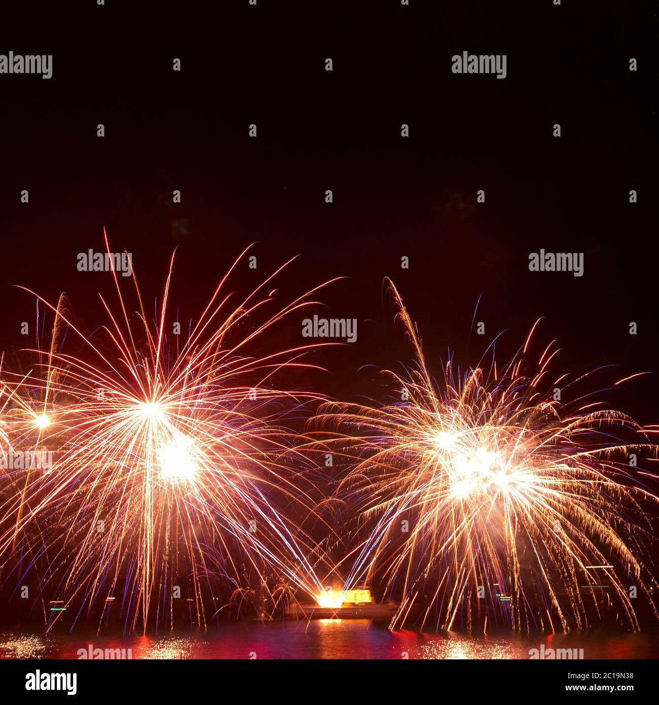Firework bouquet hi-res stock photography and images - Alamy