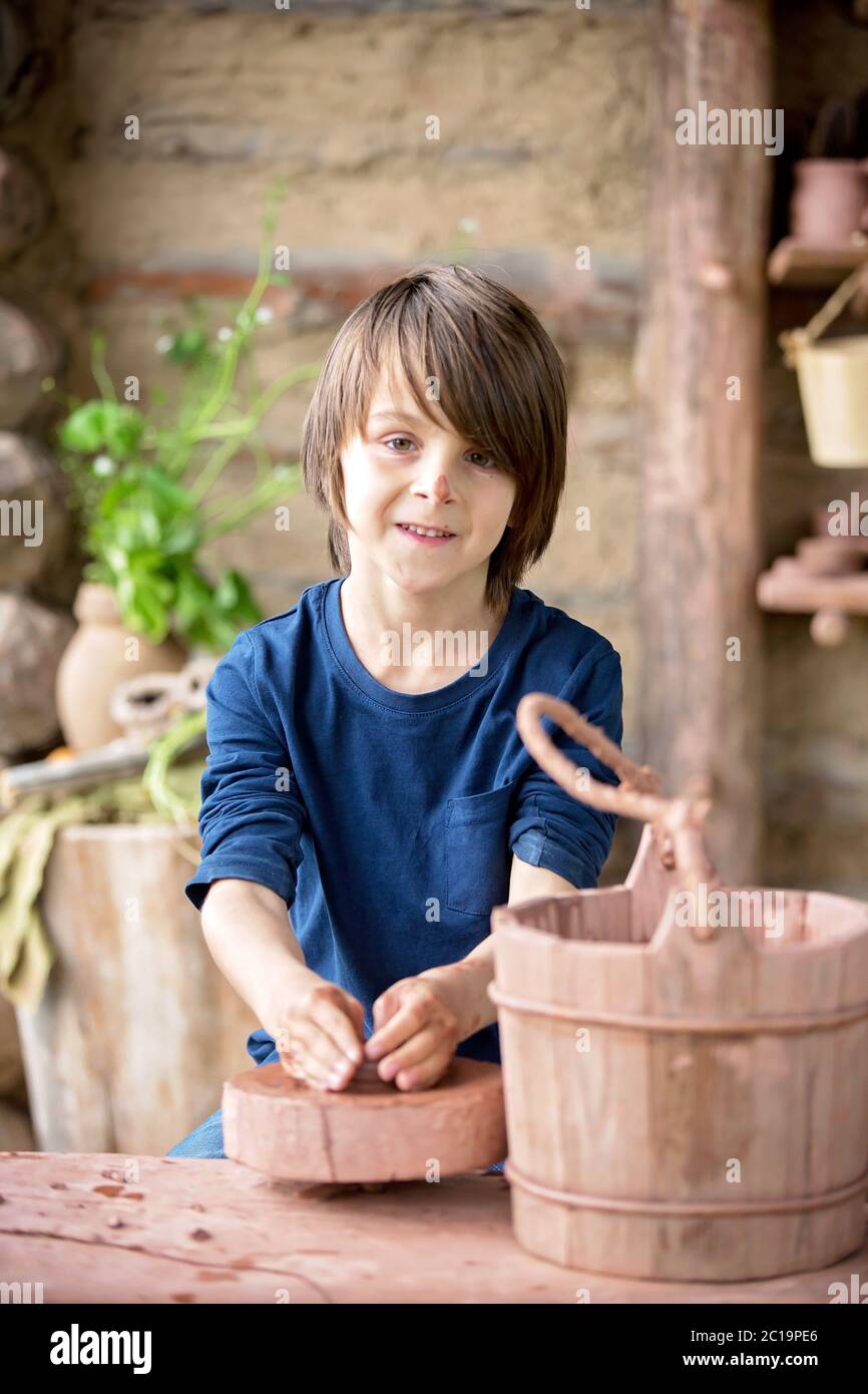 Throwing a pot child hi-res stock photography and images - Alamy