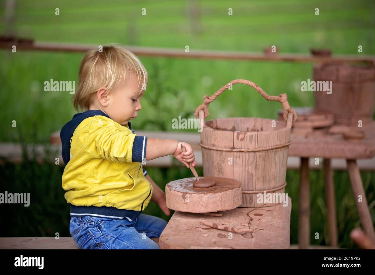 Throwing a pot child hi-res stock photography and images - Alamy