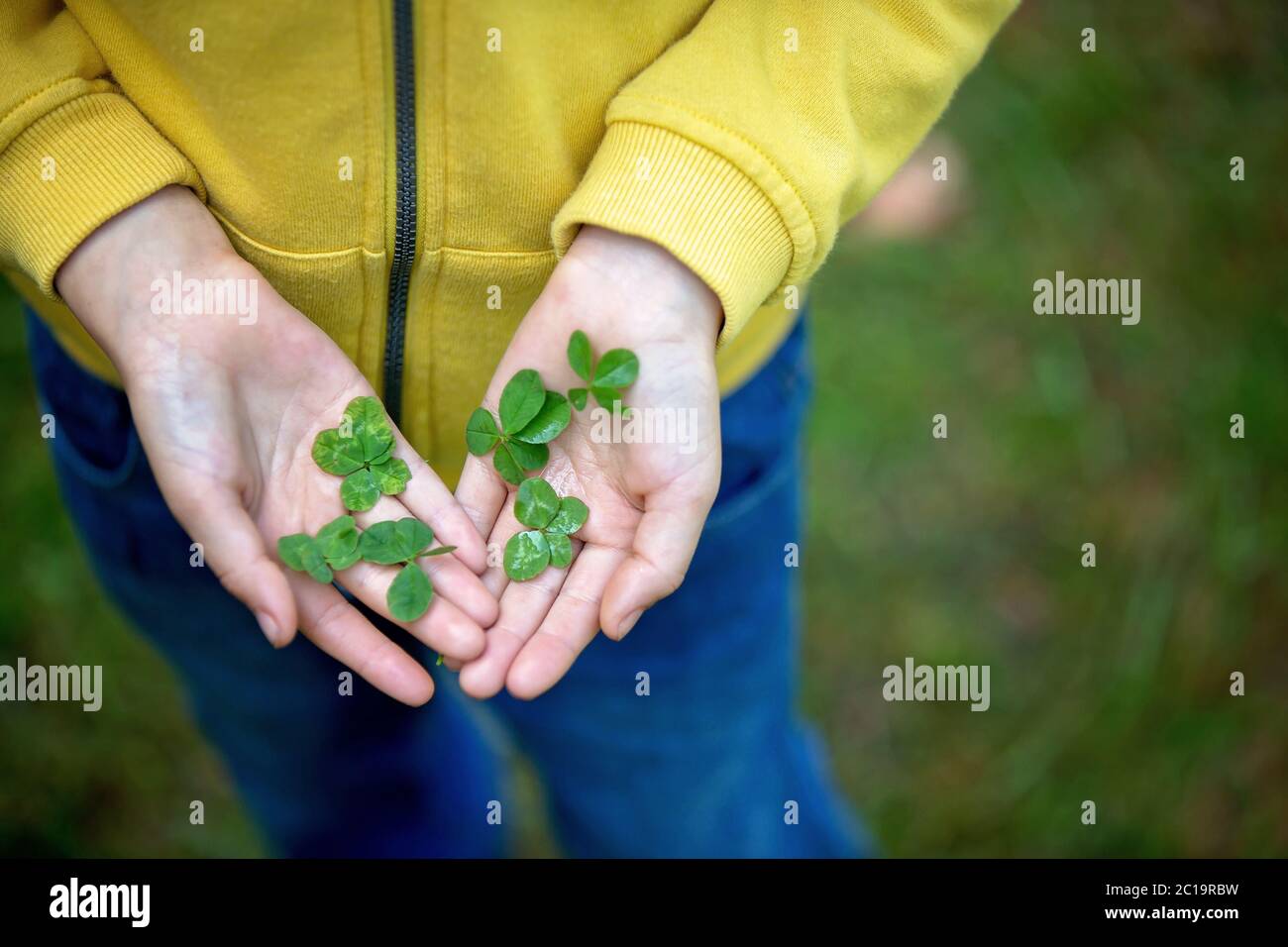 Boy holding up four fingers hi-res stock photography and images - Alamy
