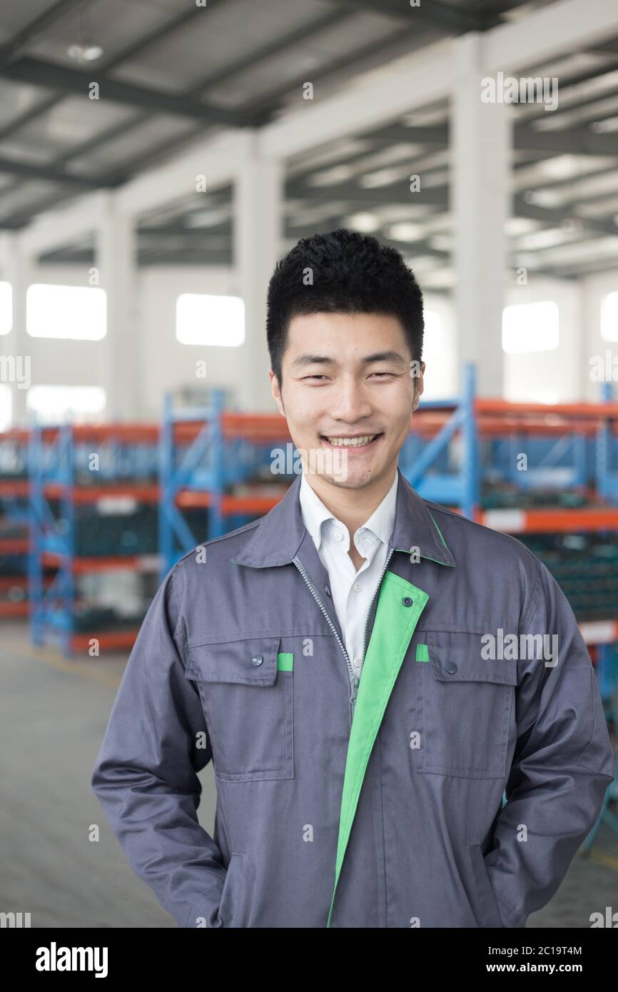 Chinese man works hi-res stock photography and images - Alamy