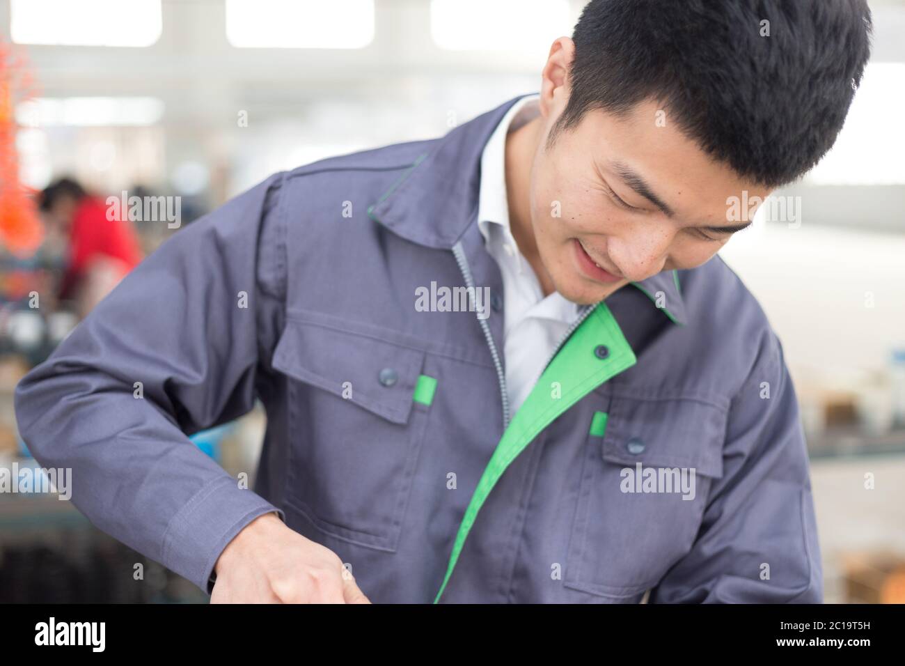 Man works in workshop hi-res stock photography and images - Alamy