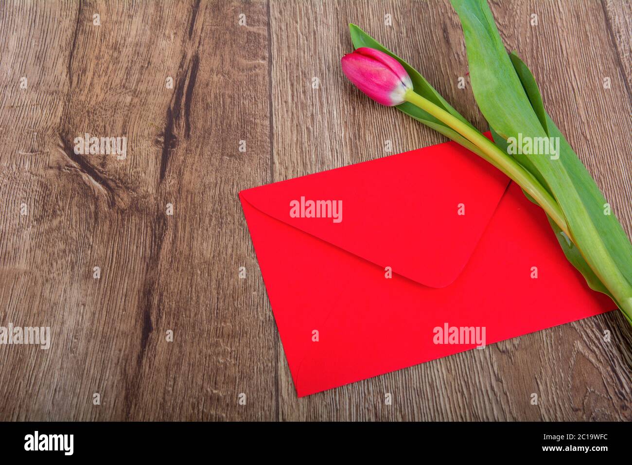 Letter envelope table hi-res stock photography and images - Alamy