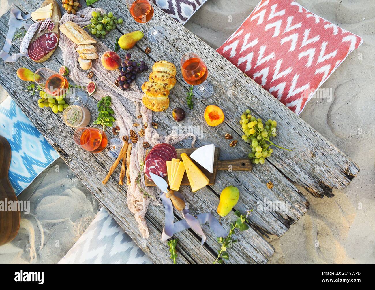 Top view beach picnic table Stock Photo - Alamy