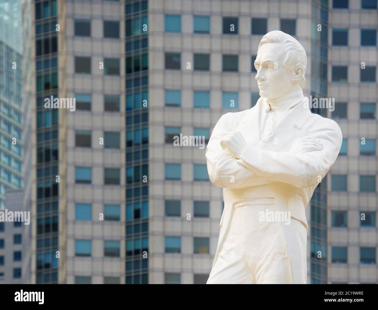 Statue sir stamford raffles skyline hi-res stock photography and images - Alamy
