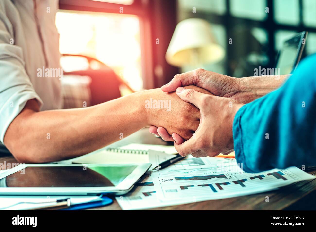Businessman shaking hand partner in hi-res stock photography and images ...