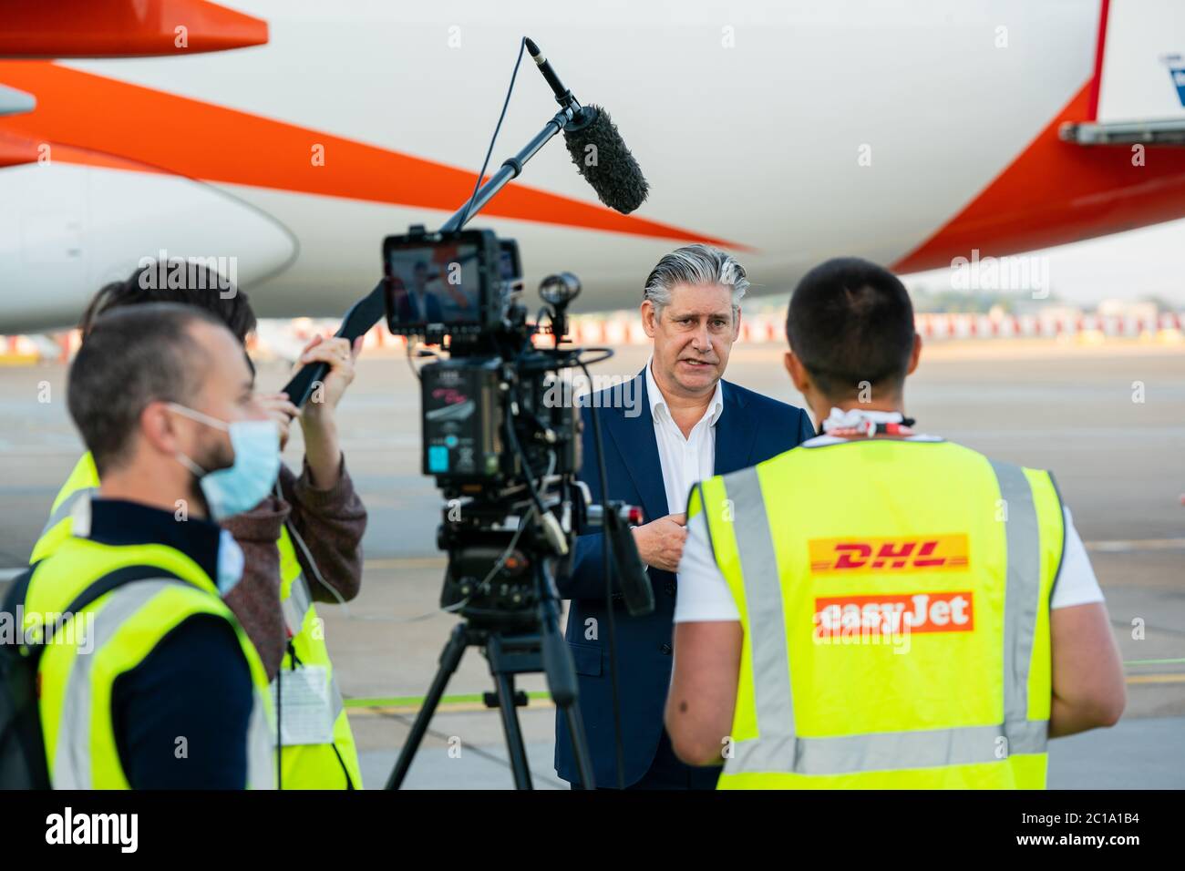 EasyJet CEO Johan Lundgren interviewed by TV Stock Photo - Alamy